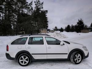 White Skoda Octavia Scout 2012 in Trakai, with an engine capacity of 2.00 L and mileage of 390 thousand km for 2650 €, photo 3 on AUTOMOTO.COM.LV