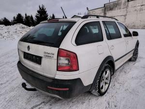 White Skoda Octavia Scout 2012 in Trakai, with an engine capacity of 2.00 L and mileage of 390 thousand km for 2650 €, photo 4 on AUTOMOTO.COM.LV