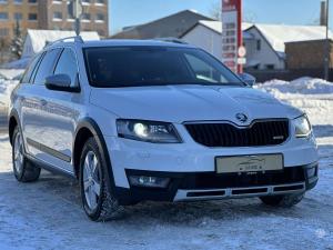 White Skoda Octavia Scout 2015 in Siauliai, with an engine capacity of 2.00 L and mileage of 230 thousand km for 7500 €, photo 6 on AUTOMOTO.COM.LV