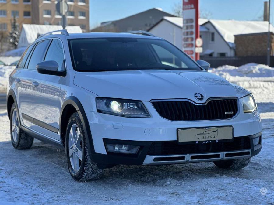 White Skoda Octavia Scout 2015 in Siauliai, with an engine capacity of 2.00 L and mileage of 230 thousand km for 7500 €, photo 6 on AUTOMOTO.COM.LV