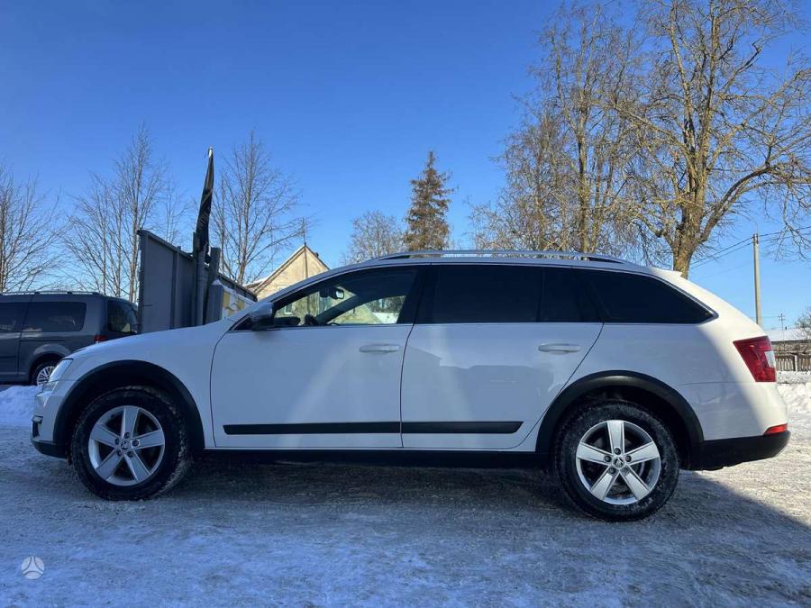 White Skoda Octavia Scout 2015 in Siauliai, with an engine capacity of 2.00 L and mileage of 230 thousand km for 7500 €, photo 7 on AUTOMOTO.COM.LV