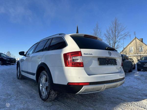 Balts Skoda Octavia Scout 2015 Šauļi, ar dzinēja tilpumu 2.00 L un nobraukumu 230 tūkst. km par 7500 €, foto 9 vietnē AUTOMOTO.COM.LV