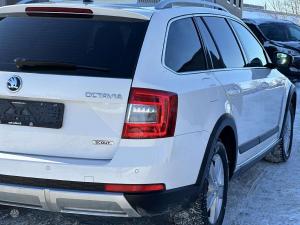 White Skoda Octavia Scout 2015 in Siauliai, with an engine capacity of 2.00 L and mileage of 230 thousand km for 7500 €, photo 15 on AUTOMOTO.COM.LV