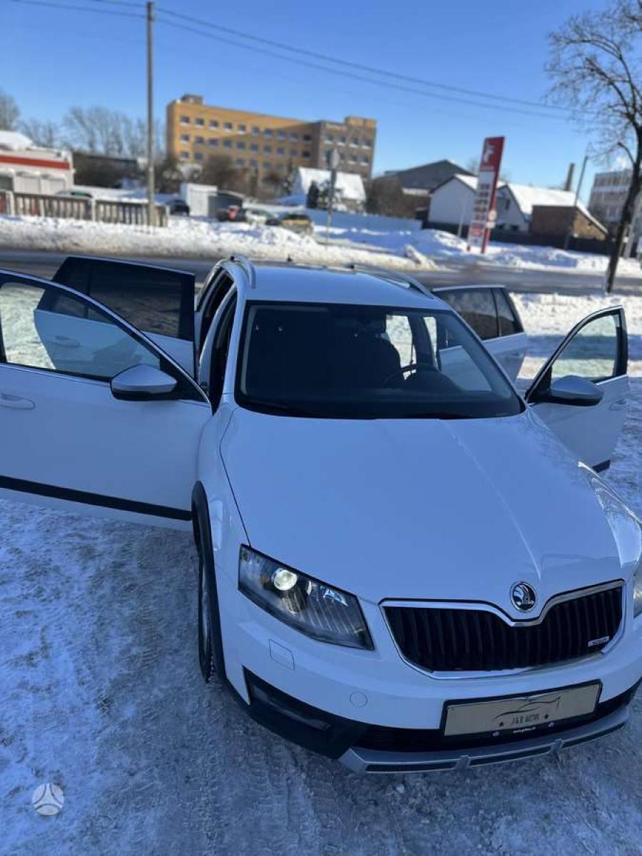 White Skoda Octavia Scout 2015 in Siauliai, with an engine capacity of 2.00 L and mileage of 230 thousand km for 7500 €, photo 17 on AUTOMOTO.COM.LV