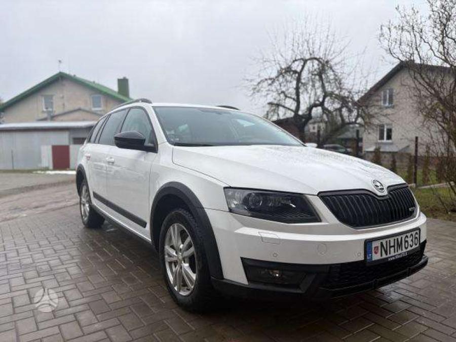 White Skoda Octavia Scout 2015 in Marijampole, with an engine capacity of 2.00 L and mileage of 185 thousand km for 9450 €, photo 3 on AUTOMOTO.COM.LV