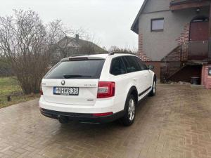 White Skoda Octavia Scout 2015 in Marijampole, with an engine capacity of 2.00 L and mileage of 185 thousand km for 9450 €, photo 4 on AUTOMOTO.COM.LV