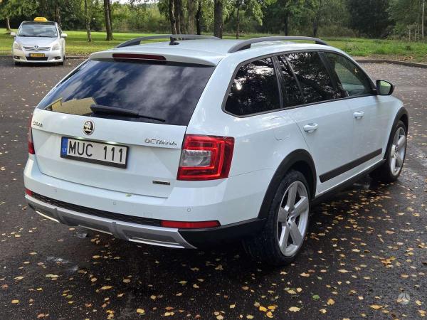 Skoda Octavia Scout 2016 Viļņa vietnē Balts Skoda Octavia Scout 2016 Viļņa, ar dzinēja tilpumu 2.00 L un nobraukumu 380 tūkst. km par 9000 €, foto 6 vietnē AUTOMOTO.COM.LV