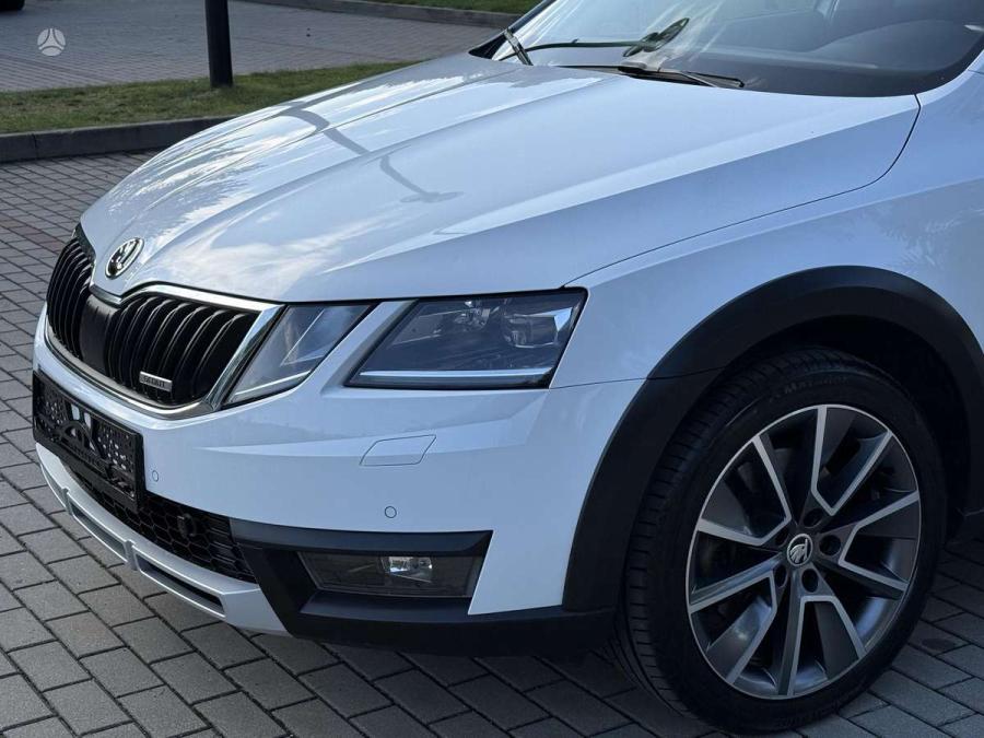 Balts Skoda Octavia Scout 2017 Prienai, ar dzinēja tilpumu 2.00 L un nobraukumu 220 tūkst. km par 12950 €, foto 10 vietnē AUTOMOTO.COM.LV