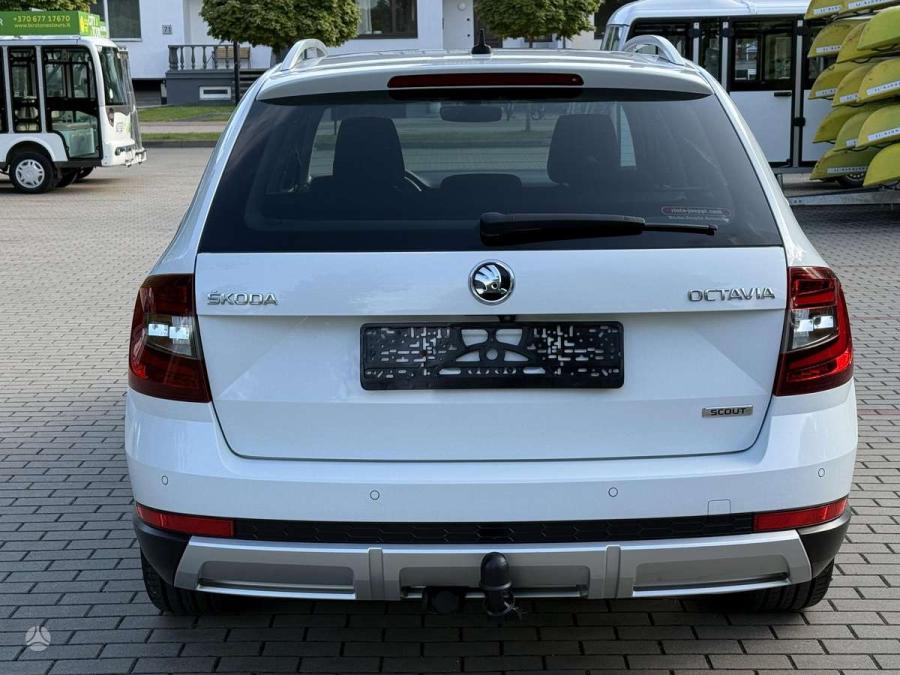Balts Skoda Octavia Scout 2017 Prienai, ar dzinēja tilpumu 2.00 L un nobraukumu 220 tūkst. km par 12950 €, foto 15 vietnē AUTOMOTO.COM.LV