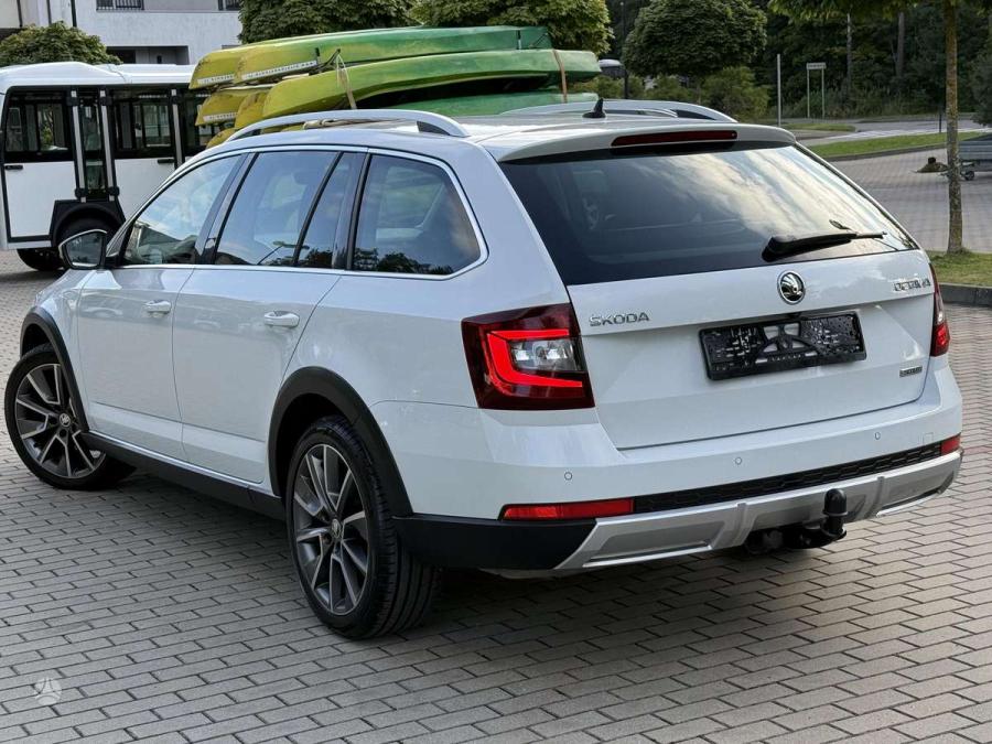 Balts Skoda Octavia Scout 2017 Prienai, ar dzinēja tilpumu 2.00 L un nobraukumu 220 tūkst. km par 12950 €, foto 18 vietnē AUTOMOTO.COM.LV