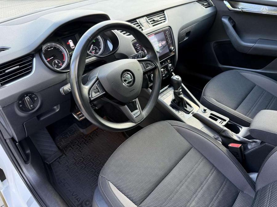Balts Skoda Octavia Scout 2017 Prienai, ar dzinēja tilpumu 2.00 L un nobraukumu 220 tūkst. km par 12950 €, foto 30 vietnē AUTOMOTO.COM.LV