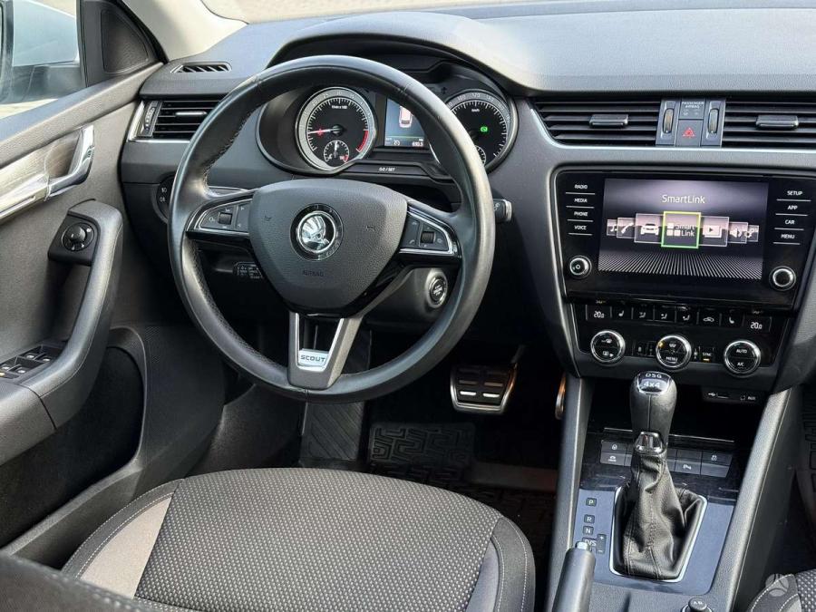Balts Skoda Octavia Scout 2017 Prienai, ar dzinēja tilpumu 2.00 L un nobraukumu 220 tūkst. km par 12950 €, foto 33 vietnē AUTOMOTO.COM.LV