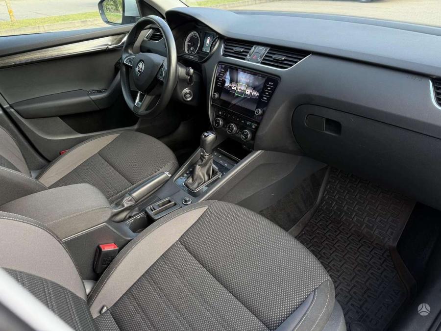 Balts Skoda Octavia Scout 2017 Prienai, ar dzinēja tilpumu 2.00 L un nobraukumu 220 tūkst. km par 12950 €, foto 35 vietnē AUTOMOTO.COM.LV