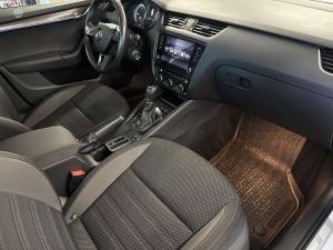 Balts Skoda Octavia Scout 2017 Prienai, ar dzinēja tilpumu 2.00 L un nobraukumu 220 tūkst. km par 12950 €, foto 40 vietnē AUTOMOTO.COM.LV