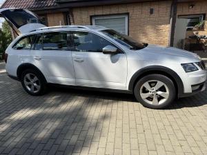 Balts Skoda Octavia Scout 2017 Širvintos, ar dzinēja tilpumu 1.97 L un nobraukumu 387 tūkst. km par 11800 €, foto 6 vietnē AUTOMOTO.COM.LV