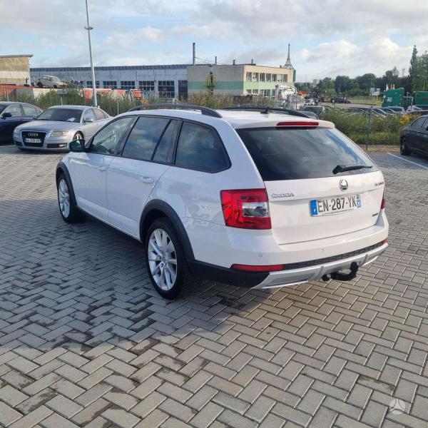 Balts Skoda Octavia Scout 2017 Tauragė, ar dzinēja tilpumu 2.00 L un nobraukumu 205 tūkst. km par 9250 €, foto 5 vietnē AUTOMOTO.COM.LV