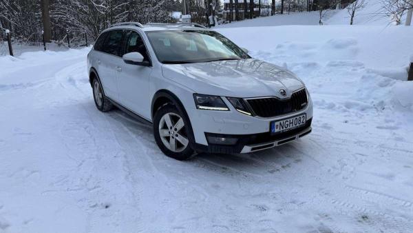White Skoda Octavia Scout 2018 in Vilnius, with an engine capacity of 2.00 L and mileage of 293 thousand km for 12200 €, photo 2 on AUTOMOTO.COM.LV