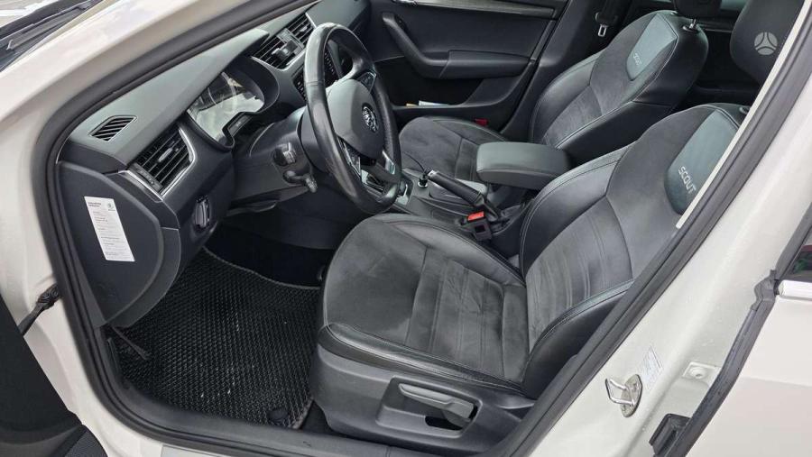 White Skoda Octavia Scout 2018 in Marijampole, with an engine capacity of 2.00 L and mileage of 205 thousand km for 13000 €, photo 13 on AUTOMOTO.COM.LV