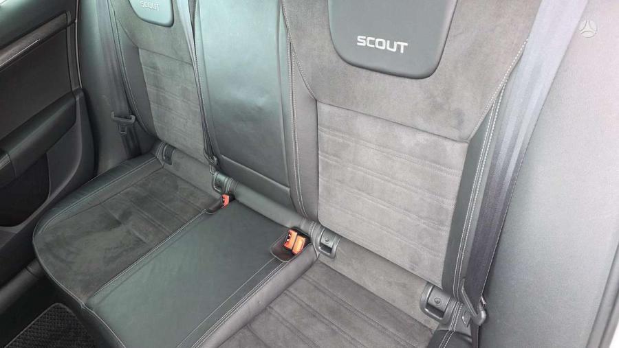 White Skoda Octavia Scout 2018 in Marijampole, with an engine capacity of 2.00 L and mileage of 205 thousand km for 13000 €, photo 15 on AUTOMOTO.COM.LV