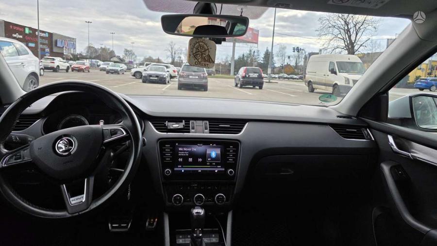 White Skoda Octavia Scout 2018 in Marijampole, with an engine capacity of 2.00 L and mileage of 205 thousand km for 13000 €, photo 17 on AUTOMOTO.COM.LV