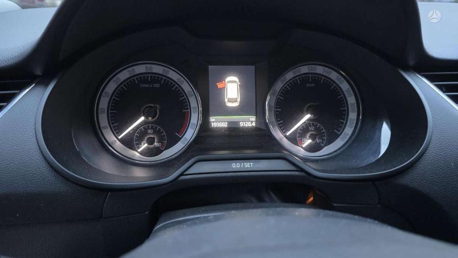 White Skoda Octavia Scout 2018 in Marijampole, with an engine capacity of 2.00 L and mileage of 205 thousand km for 13000 €, photo 20 on AUTOMOTO.COM.LV