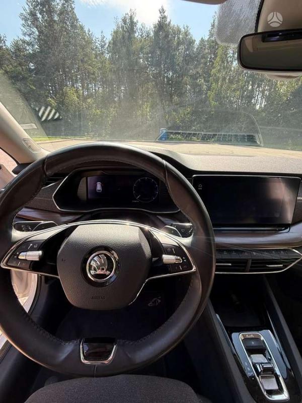 White Skoda Octavia Scout 2021 in Kaunas, with an engine capacity of 2.00 L and mileage of 213 thousand km for 16450 €, photo 5 on AUTOMOTO.COM.LV