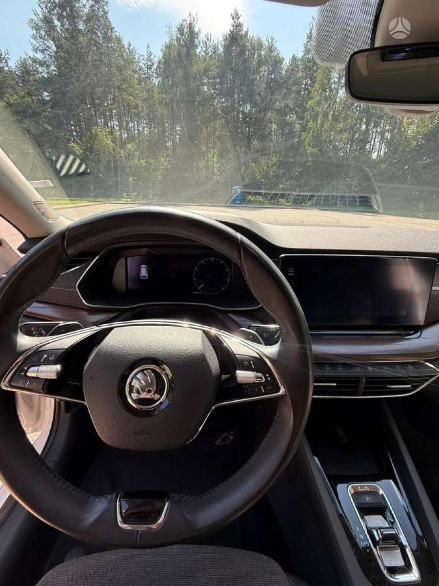 White Skoda Octavia Scout 2021 in Kaunas, with an engine capacity of 2.00 L and mileage of 213 thousand km for 16450 €, photo 6 on AUTOMOTO.COM.LV