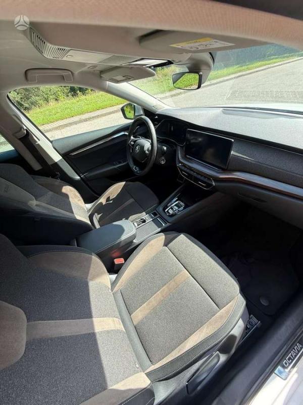 White Skoda Octavia Scout 2021 in Kaunas, with an engine capacity of 2.00 L and mileage of 213 thousand km for 16450 €, photo 8 on AUTOMOTO.COM.LV
