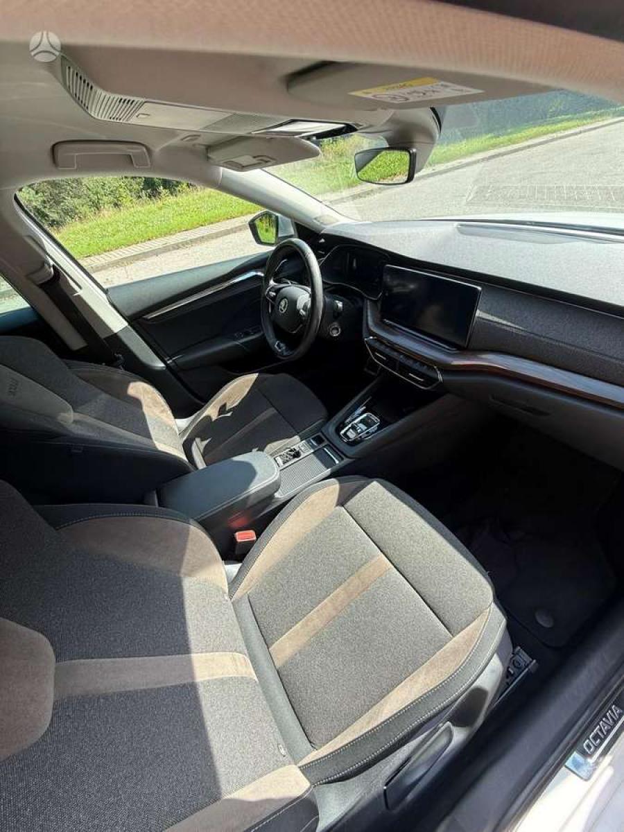 White Skoda Octavia Scout 2021 in Kaunas, with an engine capacity of 2.00 L and mileage of 213 thousand km for 16450 €, photo 9 on AUTOMOTO.COM.LV