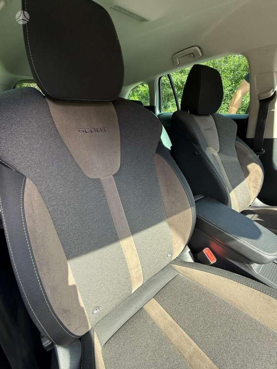 White Skoda Octavia Scout 2021 in Kaunas, with an engine capacity of 2.00 L and mileage of 213 thousand km for 16450 €, photo 10 on AUTOMOTO.COM.LV