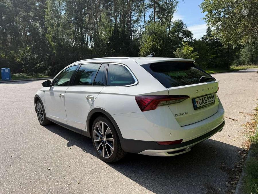 White Skoda Octavia Scout 2021 in Kaunas, with an engine capacity of 2.00 L and mileage of 213 thousand km for 16450 €, photo 15 on AUTOMOTO.COM.LV