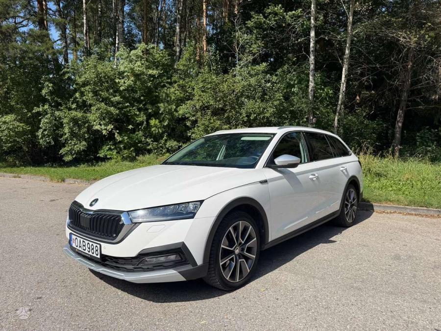 White Skoda Octavia Scout 2021 in Kaunas, with an engine capacity of 2.00 L and mileage of 213 thousand km for 16450 €, photo 16 on AUTOMOTO.COM.LV