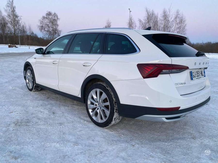 Balts Skoda Octavia Scout 2022 Viļņa, ar dzinēja tilpumu 0.20 L un nobraukumu 186 tūkst. km par 17666 €, foto 9 vietnē AUTOMOTO.COM.LV