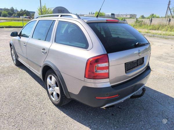 Dzeltens Skoda Octavia Scout 2008 Kelmė, ar dzinēja tilpumu 2.00 L un nobraukumu 232 tūkst. km par 2950 €, foto 3 vietnē AUTOMOTO.COM.LV