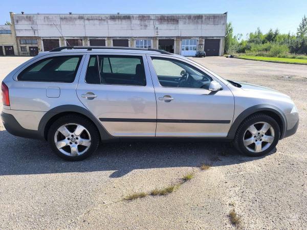 Dzeltens Skoda Octavia Scout 2008 Kelmė, ar dzinēja tilpumu 2.00 L un nobraukumu 232 tūkst. km par 2950 €, foto 5 vietnē AUTOMOTO.COM.LV