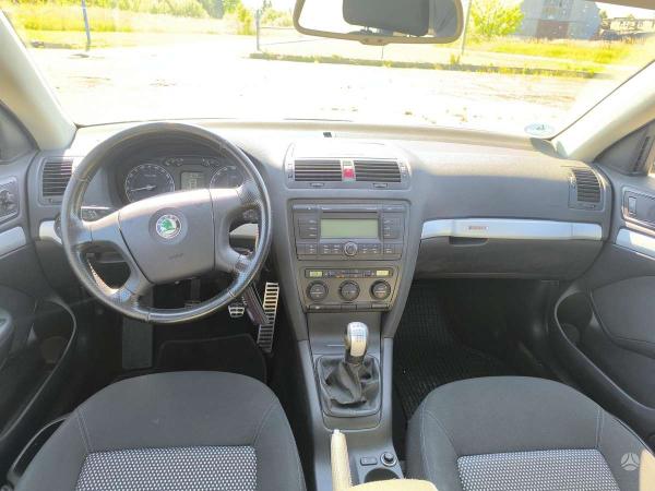 Dzeltens Skoda Octavia Scout 2008 Kelmė, ar dzinēja tilpumu 2.00 L un nobraukumu 232 tūkst. km par 2950 €, foto 8 vietnē AUTOMOTO.COM.LV