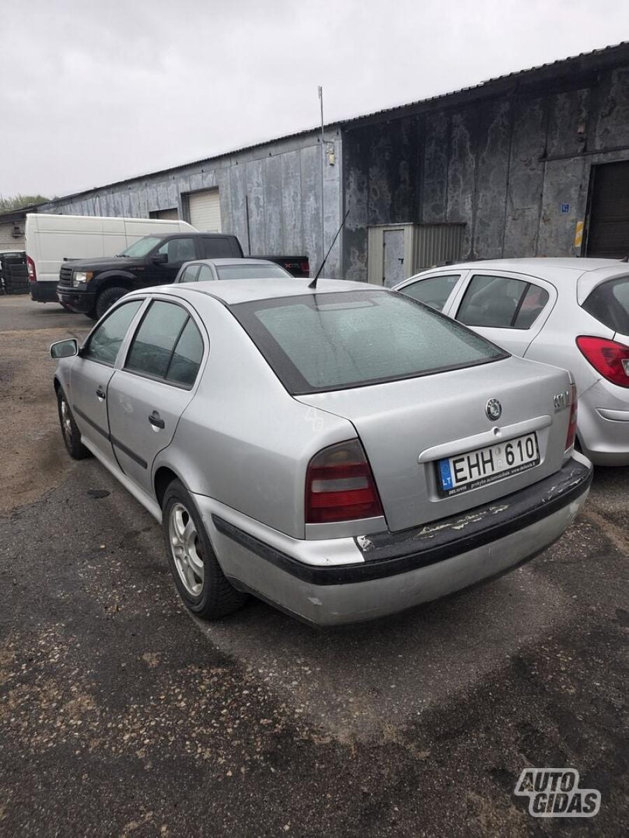 Шкода Октавия 1998 в Вильнюс, объемом двигателя 1.90 л и пробегом 265 тыс. км за 600 €, фото 5 на AUTOMOTO.COM.LV