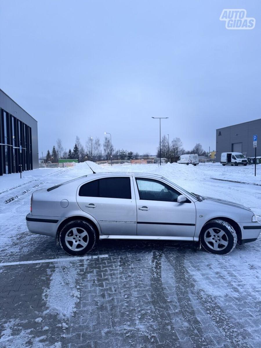 Skoda Octavia 2001 in Vilnius, with an engine capacity of 1.90 L and mileage of 300 thousand km for 999 €, photo 6 on AUTOMOTO.COM.LV