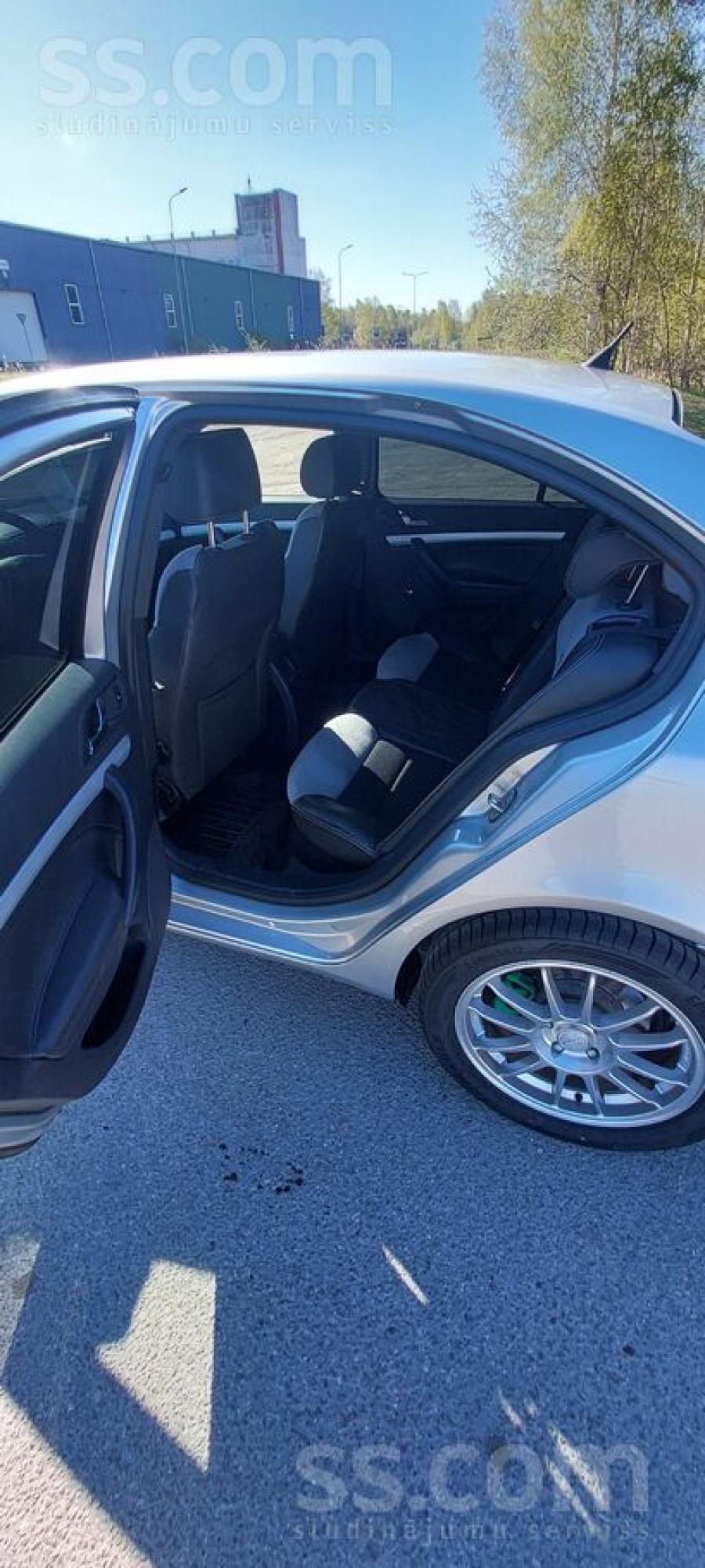 Skoda Octavia 2006 Liepāja, ar dzinēja tilpumu 2.00 L un nobraukumu 242 tūkst. km par 4000 €, foto 8 vietnē AUTOMOTO.COM.LV