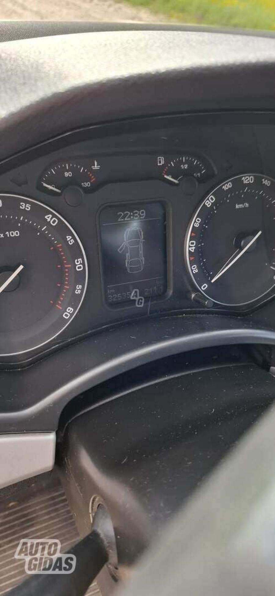 Skoda Octavia 2006 Panevēža, ar dzinēja tilpumu 2.00 L un nobraukumu 325 tūkst. km par 1400 €, foto 12 vietnē AUTOMOTO.COM.LV