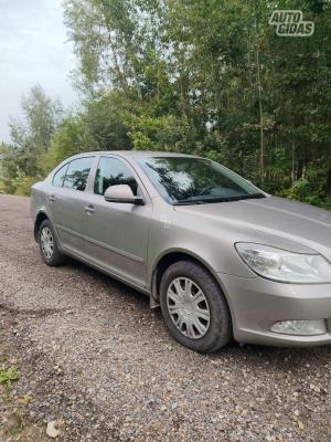 Skoda Octavia 2011 in Panevezys, with an engine capacity of 1.60 L and mileage of 303 thousand km for 1999 €, photo 3 on AUTOMOTO.COM.LV