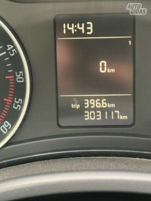 Skoda Octavia 2011 in Panevezys, with an engine capacity of 1.60 L and mileage of 303 thousand km for 1999 €, photo 4 on AUTOMOTO.COM.LV
