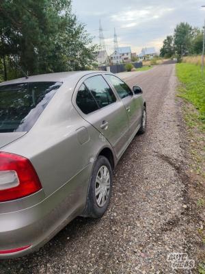 Skoda Octavia 2011 in Panevezys, with an engine capacity of 1.60 L and mileage of 303 thousand km for 1999 €, photo 6 on AUTOMOTO.COM.LV