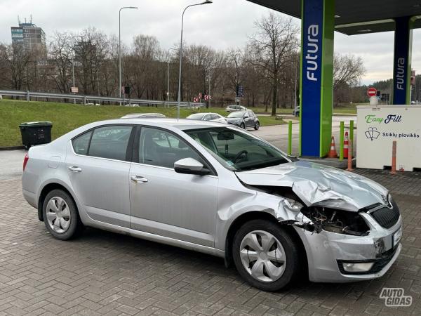 Skoda Octavia 2014 in Vilnius, with an engine capacity of 1.60 L and mileage of 300 thousand km for 2350 €, photo 4 on AUTOMOTO.COM.LV