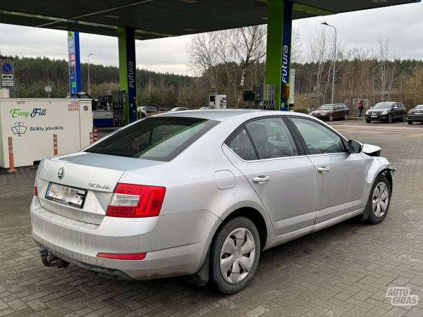 Skoda Octavia 2014 in Vilnius, with an engine capacity of 1.60 L and mileage of 300 thousand km for 2350 €, photo 5 on AUTOMOTO.COM.LV