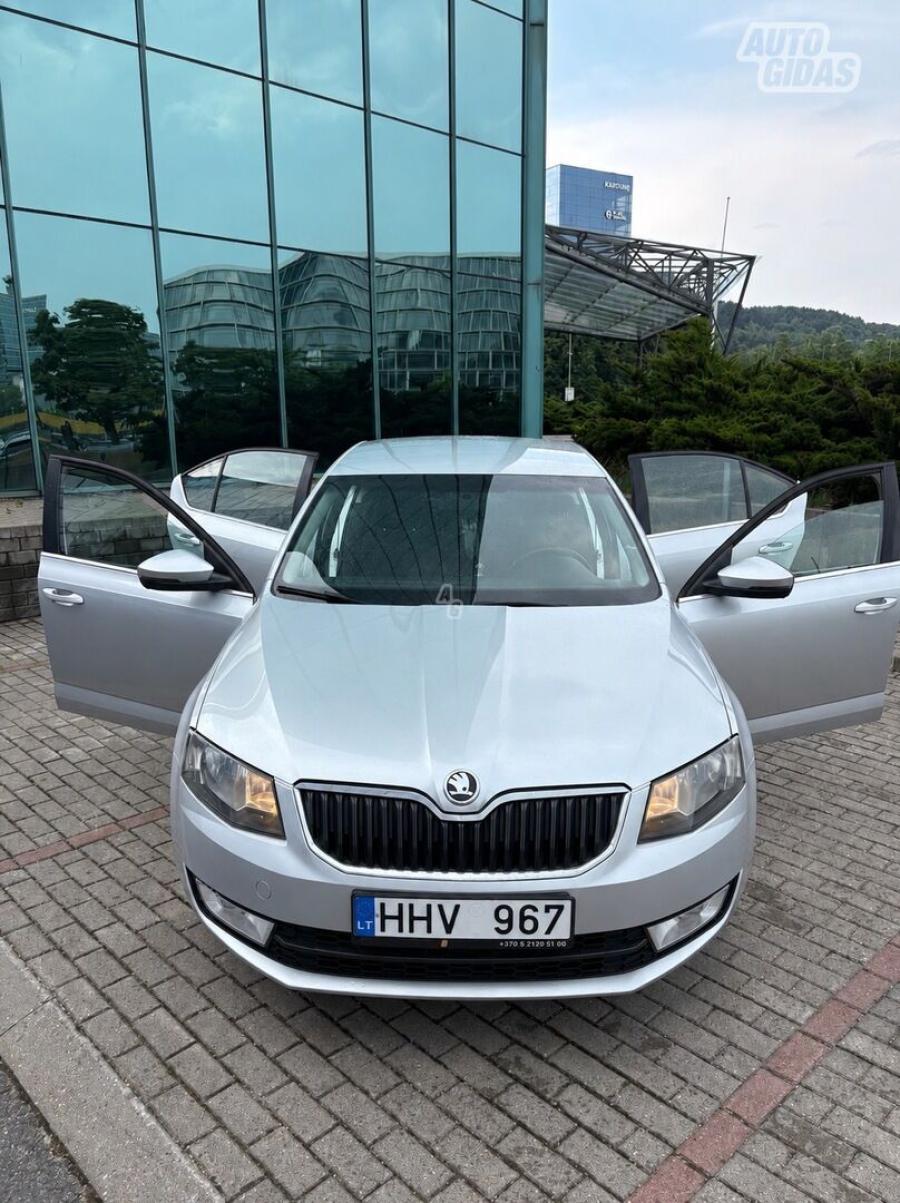 Skoda Octavia 2014 in Vilnius, with an engine capacity of 1.60 L and mileage of 295 thousand km for 3950 €, photo 4 on AUTOMOTO.COM.LV