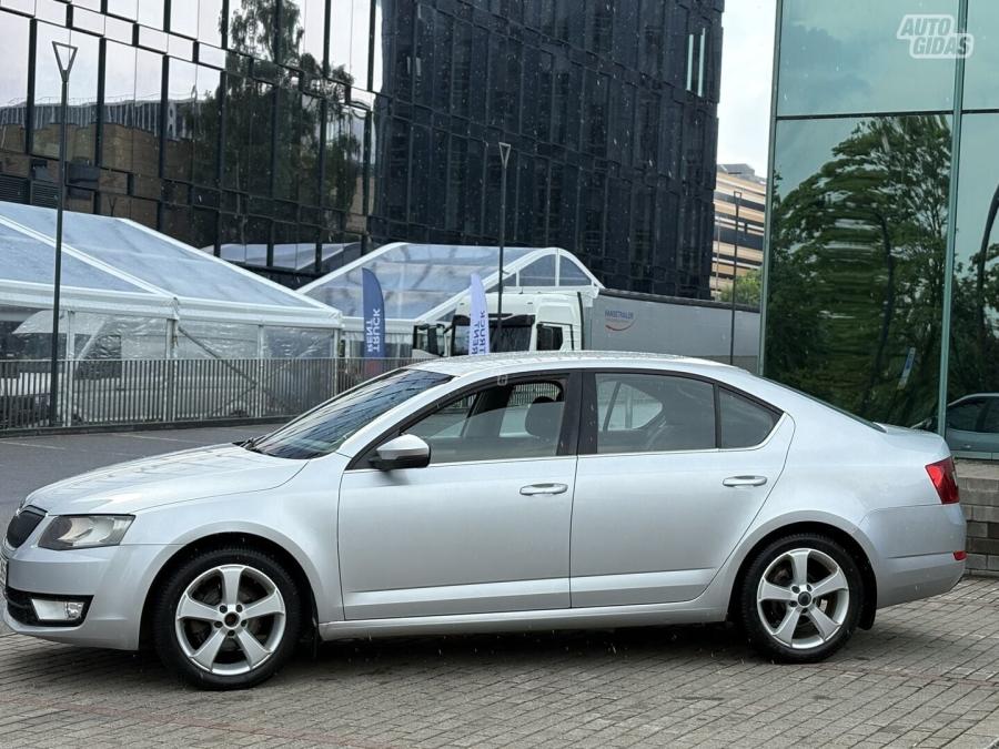 Skoda Octavia 2014 in Vilnius, with an engine capacity of 1.60 L and mileage of 295 thousand km for 3950 €, photo 5 on AUTOMOTO.COM.LV