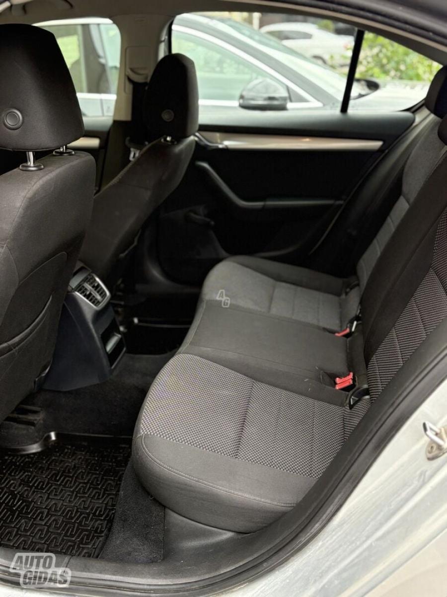 Skoda Octavia 2014 in Vilnius, with an engine capacity of 1.60 L and mileage of 295 thousand km for 3950 €, photo 15 on AUTOMOTO.COM.LV