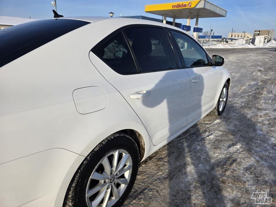 Skoda Octavia 2016 in Kretinga, with an engine capacity of 1.60 L and mileage of 224 thousand km for 4900 €, photo 3 on AUTOMOTO.COM.LV