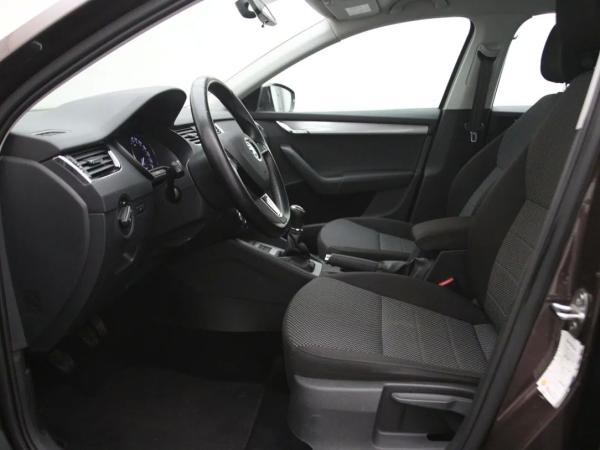 Skoda Octavia 2017 in Vilnius, with an engine capacity of 1.40 L and mileage of 77 thousand km for 11499 €, photo 4 on AUTOMOTO.COM.LV